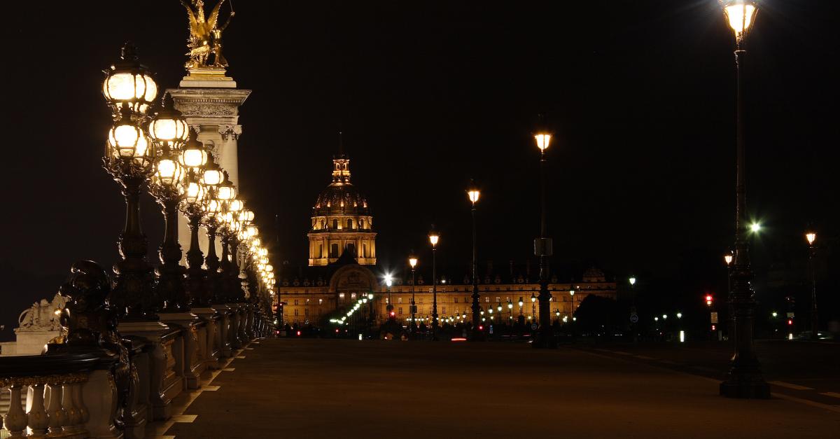 A monumental and majestic show: A Night at the Invalides | Le Six Paris